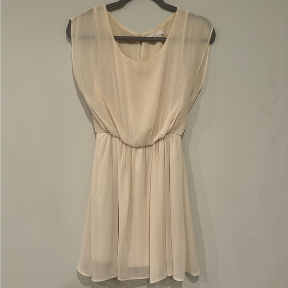 Lush | Dresses | Lush Beige Cream Sleeveless Chiffon Flowy Aline Mini ...